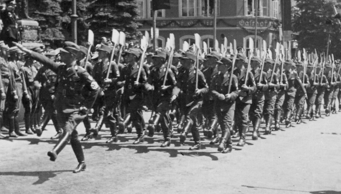 Mystery Photo Album... Part 2 - The Reichsarbeitsdienst Years